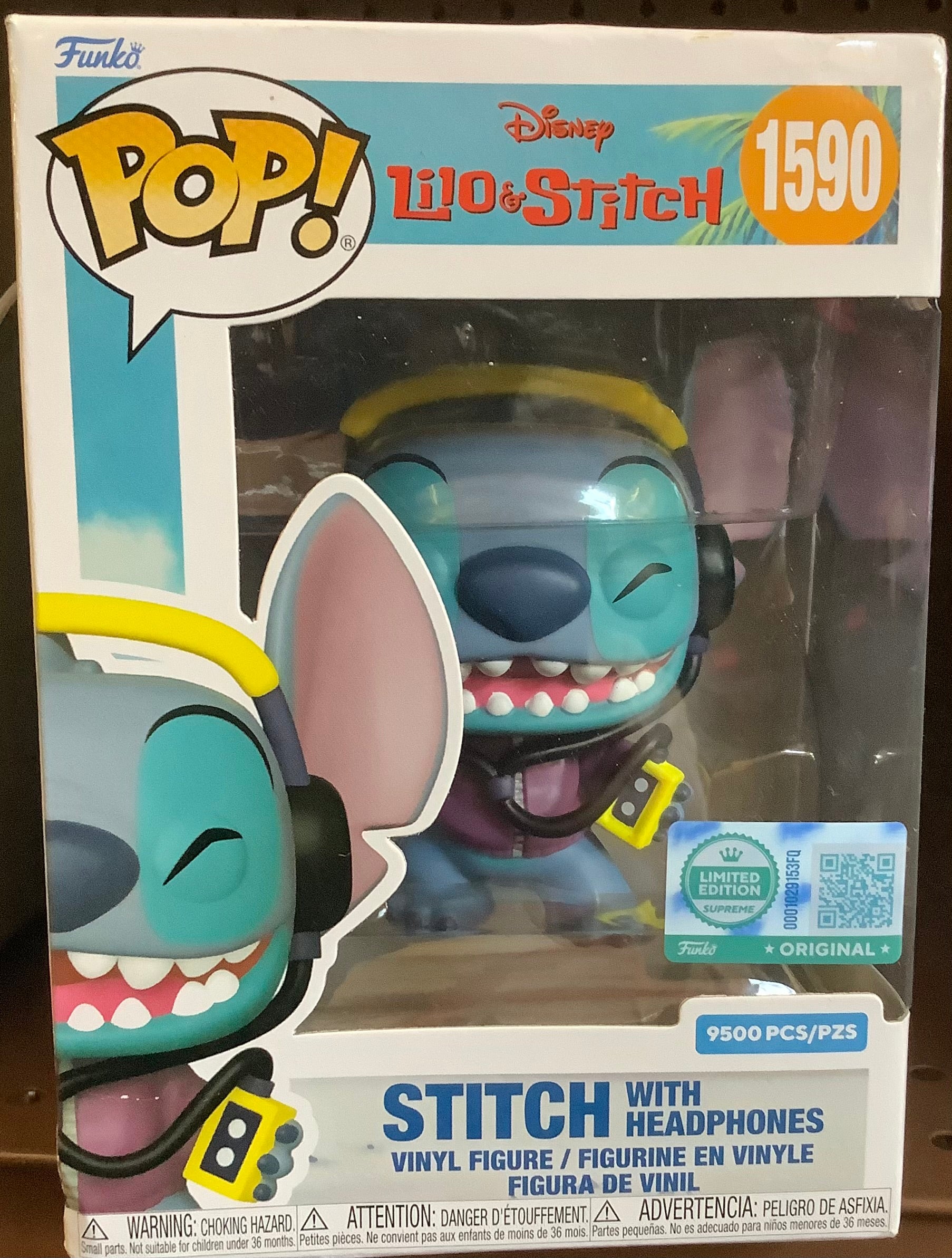Funko POP! Disney: Lilo & Stitch - Stitch with Music Headphones Figure ...