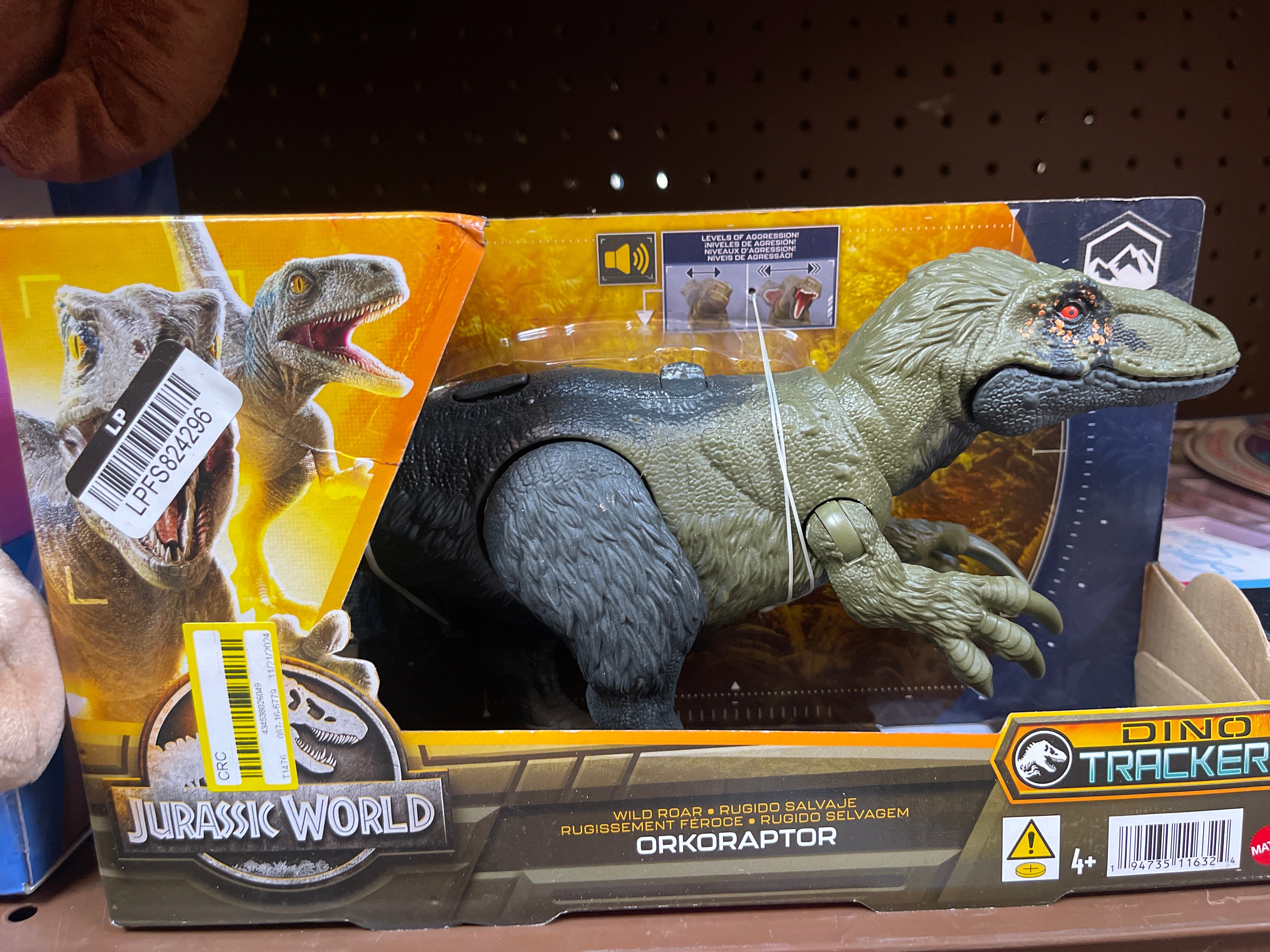 Jurassic World Dino Trackers Wild Roar Orkoraptor Action Figure ...