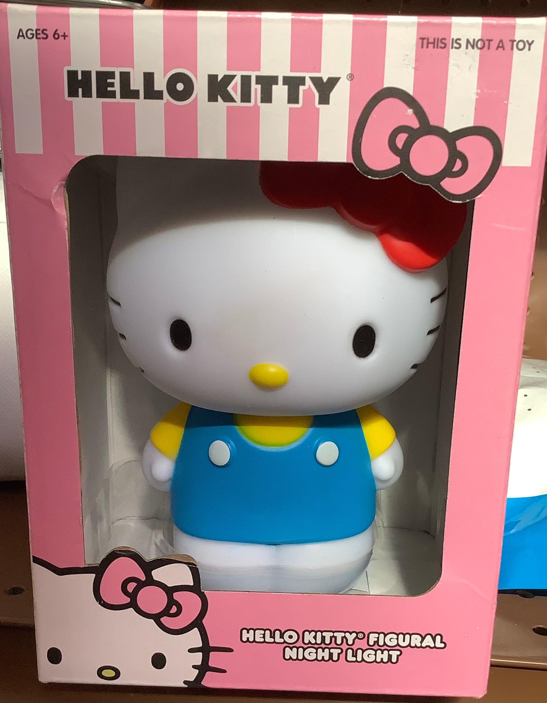 Sanrio HELLO KITTY Cute Figural Night Light ~ 15 Minute Auto Shut Off ...